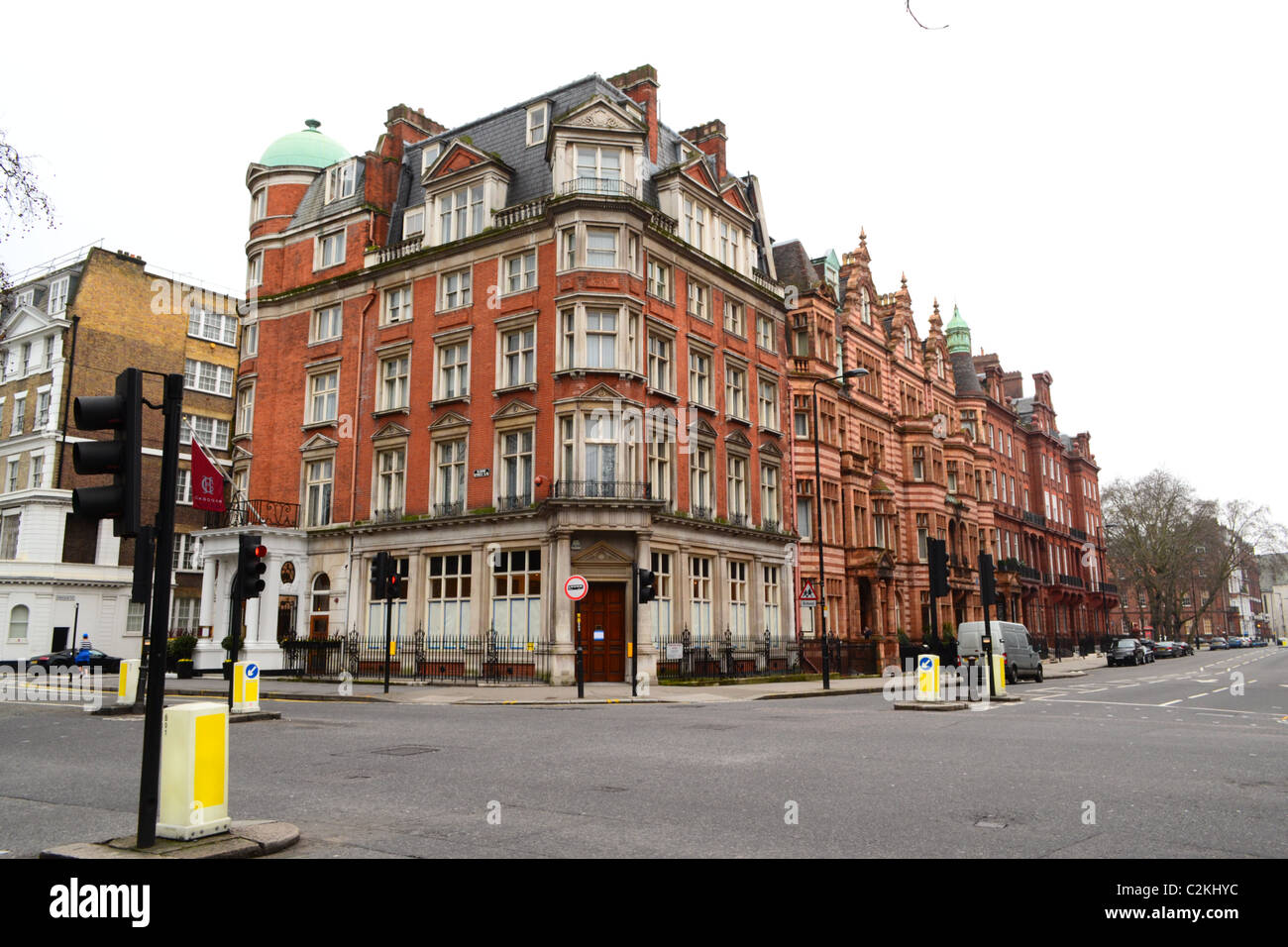 Pont street london hi-res stock photography and images - Alamy