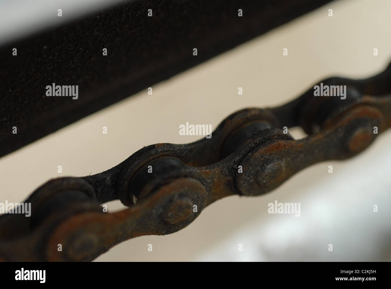Rusty bicycle chain Stock Photo - Alamy