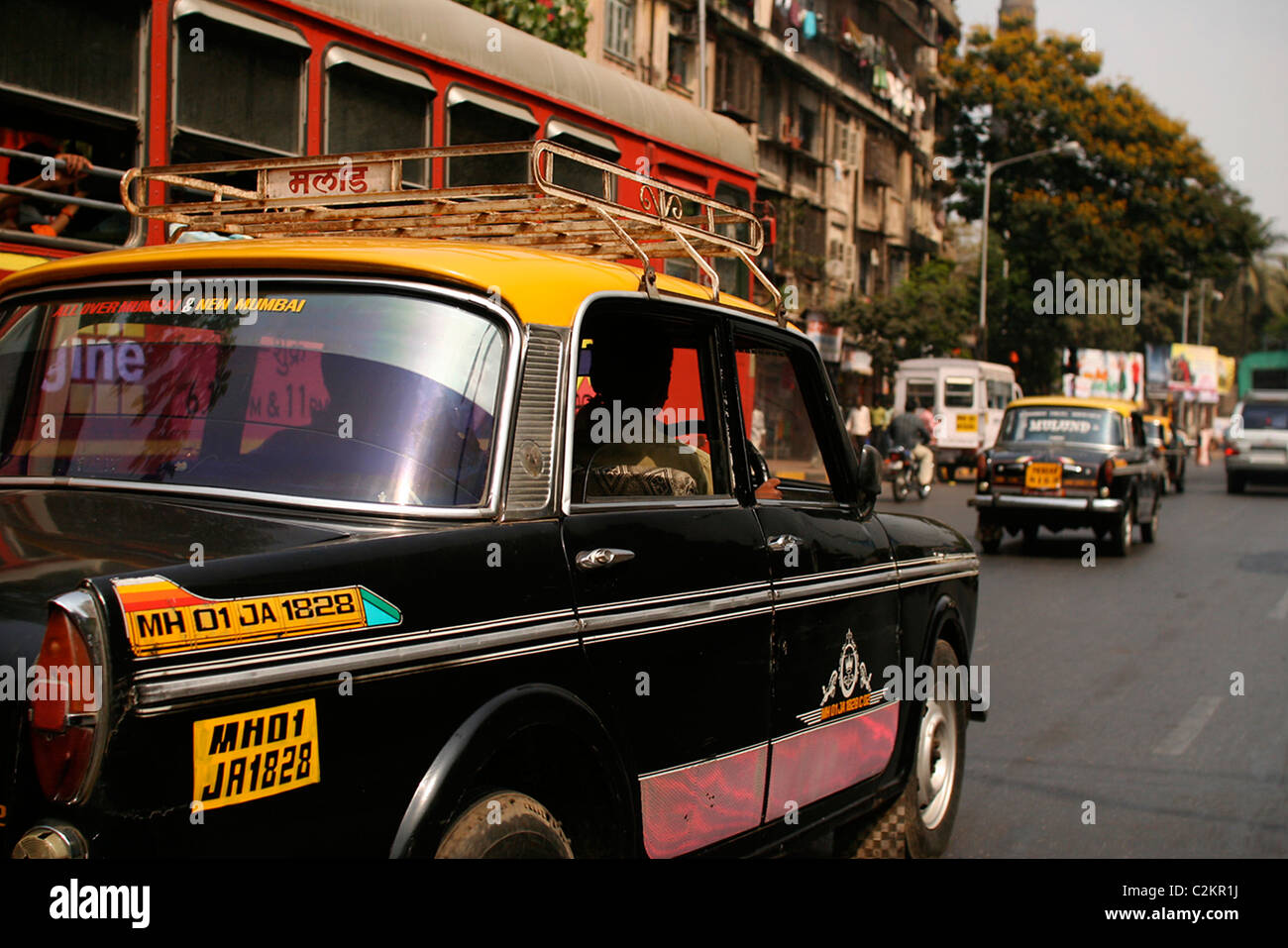 taxi on mumbai street Stock Photo - Alamy
