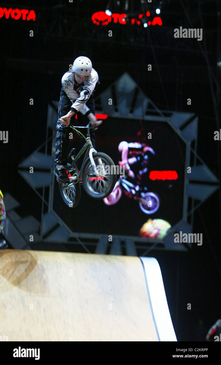 Ringling Bros. and Barnum & Bailey Circus presents 'Bellobration!' at ...