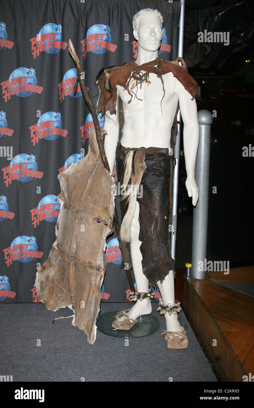 '10,000 B.C.' costume Steven Strait reveals costumes from his new film ...