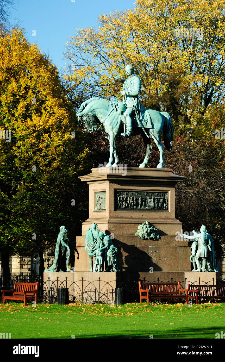 Albert memorial in Charlotte Square, Edinburgh, Scotland Stock Photo ...