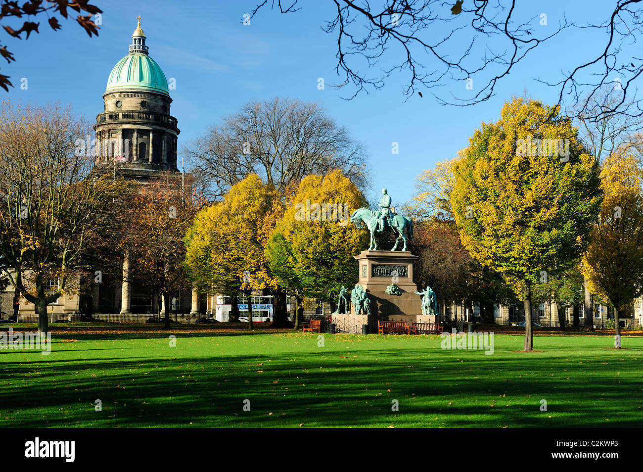 Albert memorial in Charlotte Square, Edinburgh, Scotland Stock Photo ...