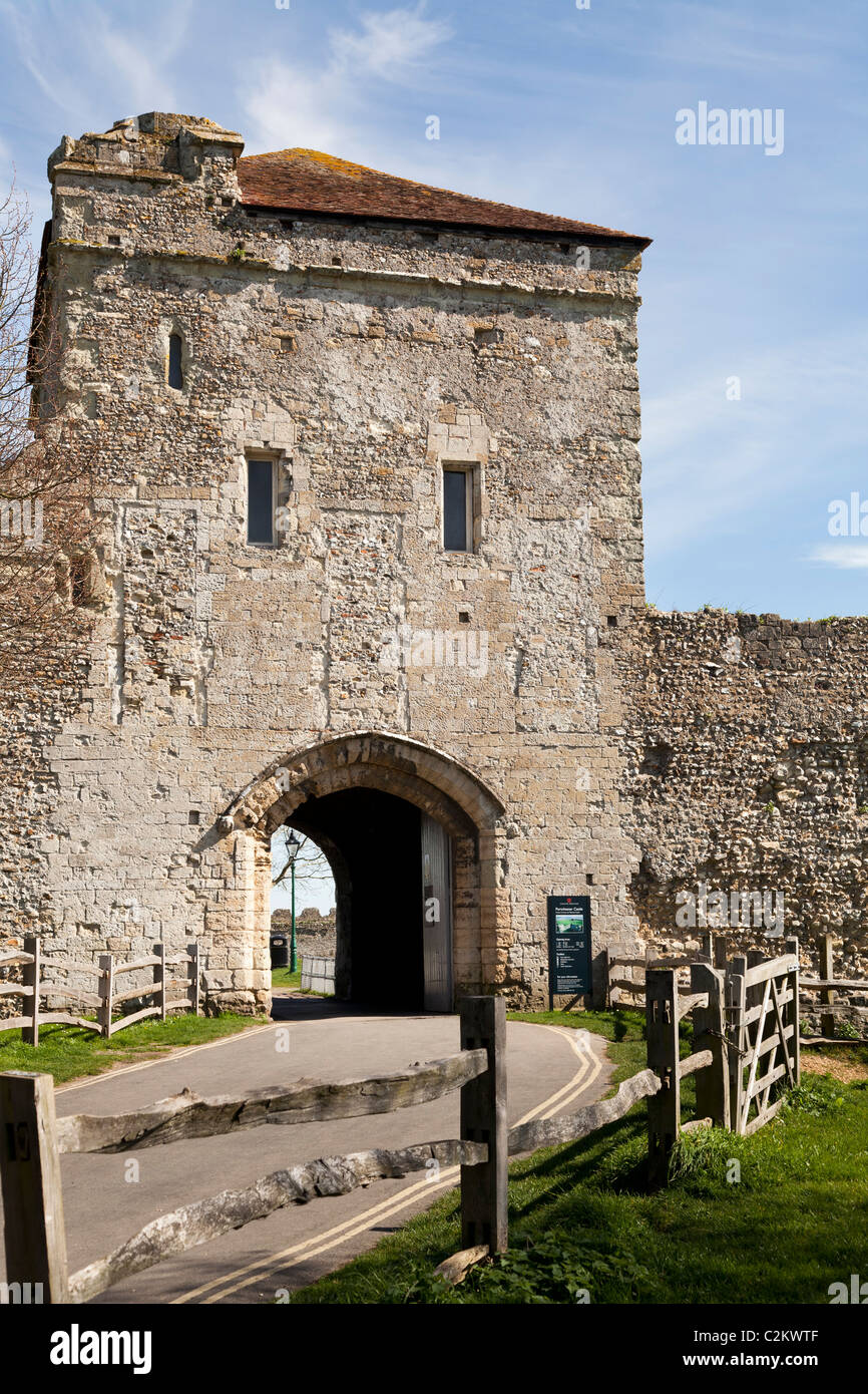 Land gate entrance to Portchester castle Stock Photo - Alamy