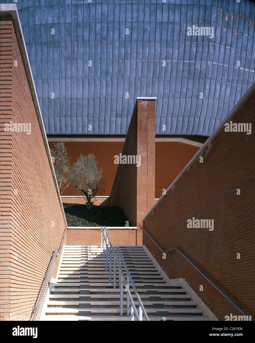 Auditorium vertical hi-res stock photography and images - Alamy