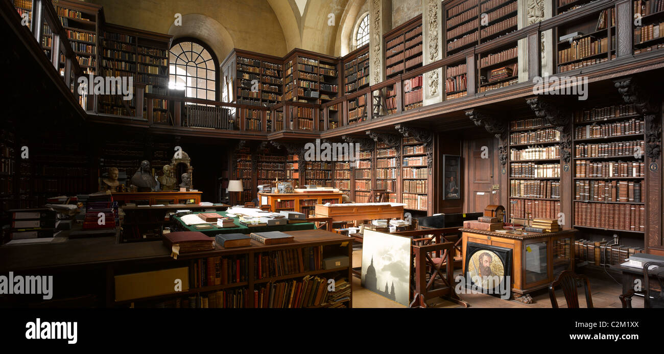 Library of the cathedral hi-res stock photography and images - Alamy