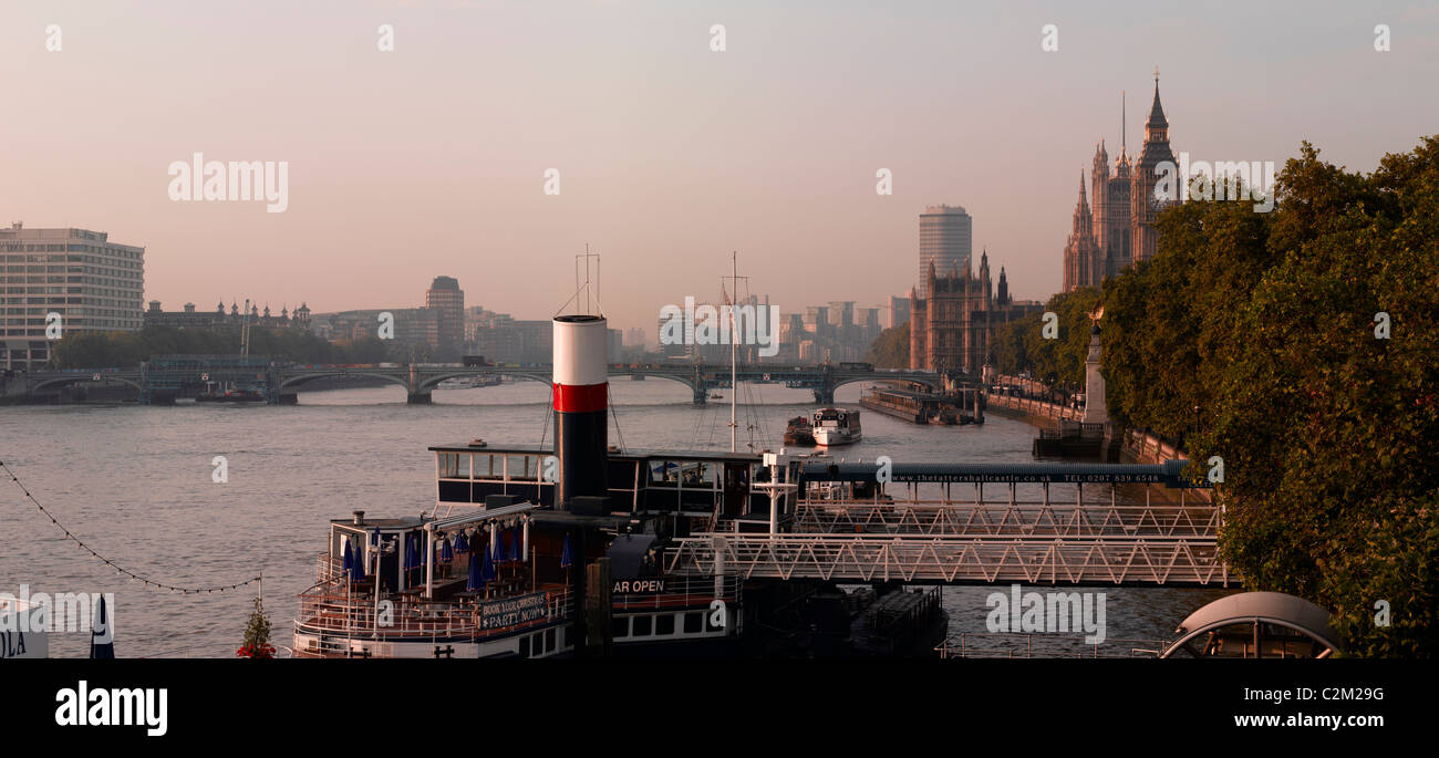 The embankment london hi-res stock photography and images - Alamy