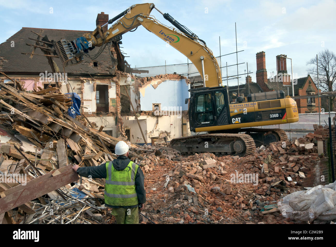 Demolishing excavator hi-res stock photography and images - Alamy
