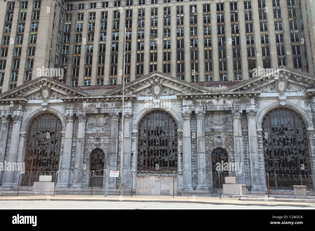 Abandoned Railroad Station near Michigan Avenue Westside Detroit ...