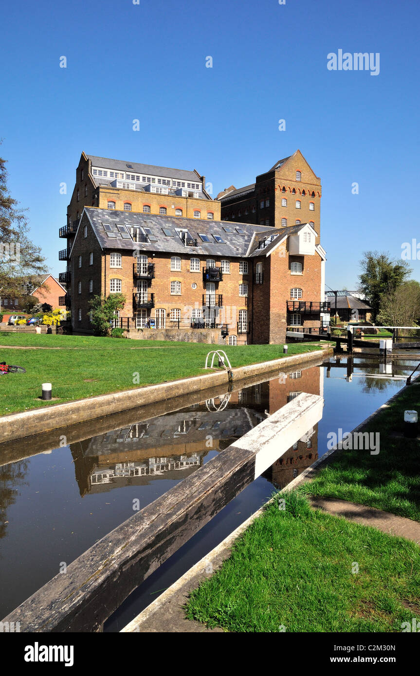 Coxes lock and mill on the Wey Navigation ,Weybridge Stock Photo - Alamy