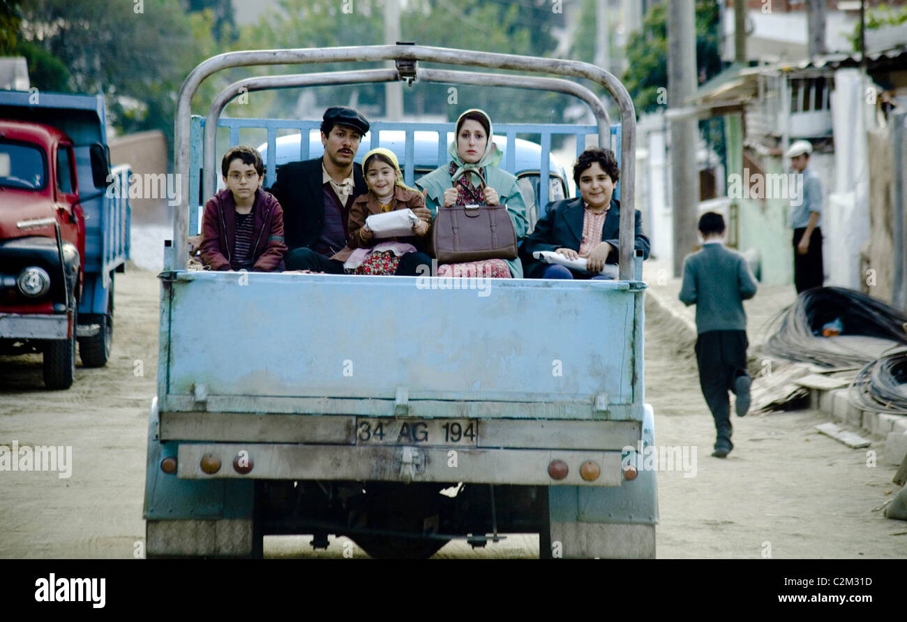 ALMANYA - WILLKOMMEN IN DEUTSCHLAND (2011) YASEMIN SAMDERELI (DIR) 004 ...