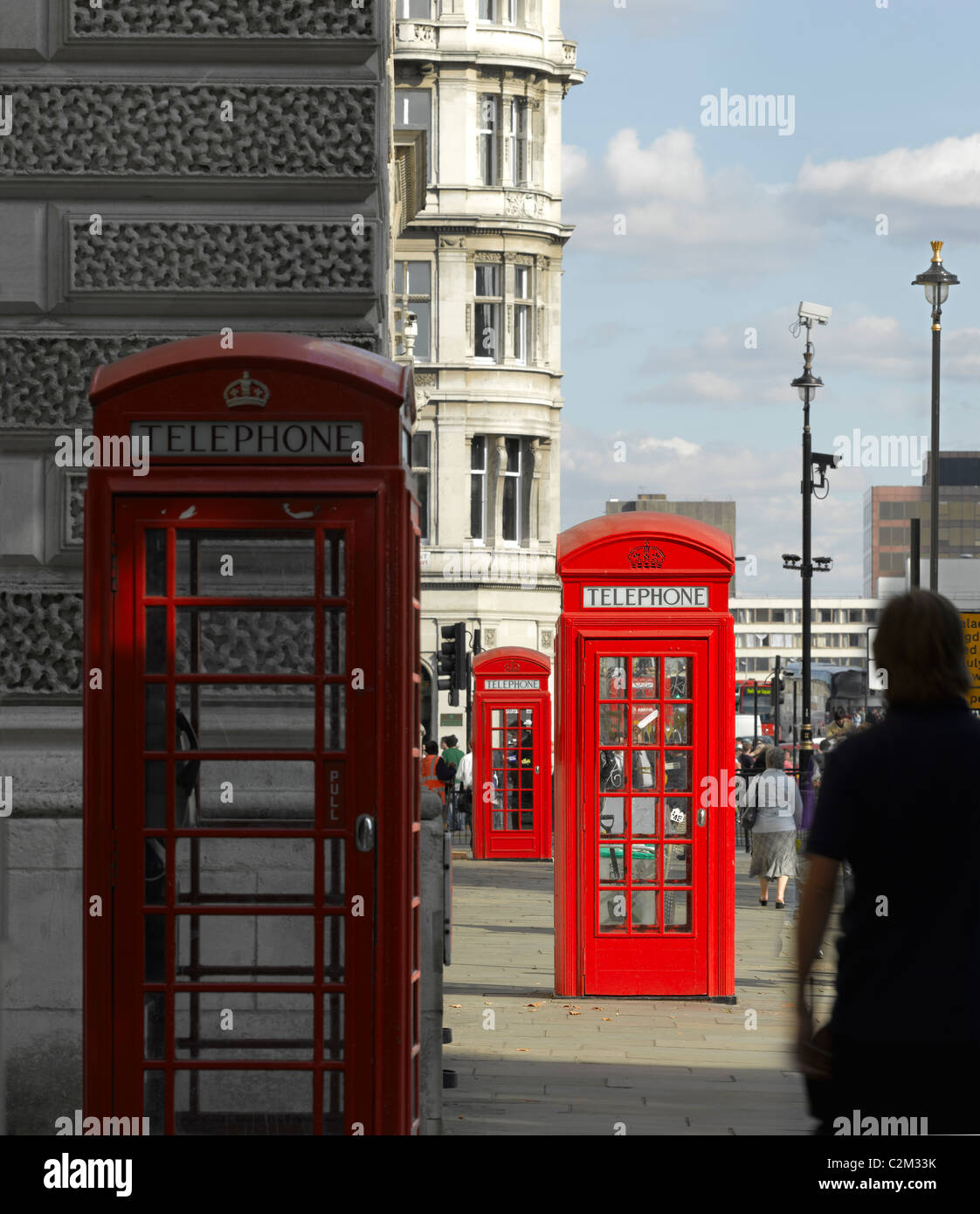 Typical english telephone booths hi-res stock photography and images ...