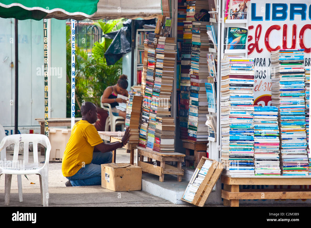 Book store in town hi-res stock photography and images - Alamy
