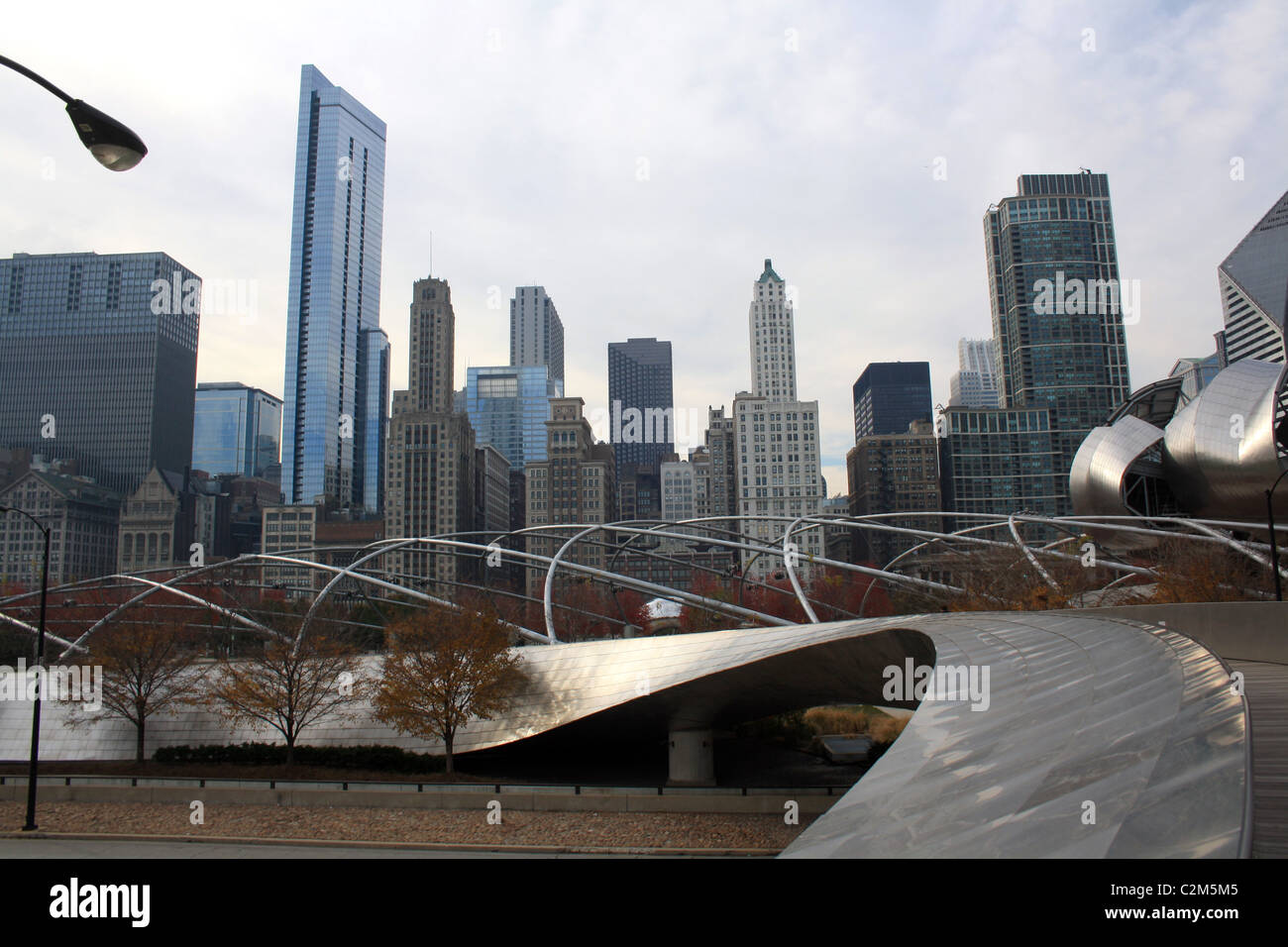 BP PEDESTRIAN BRIDGE MILLENNIUM PARK CHICAGO USA 10 November 2010 Stock ...