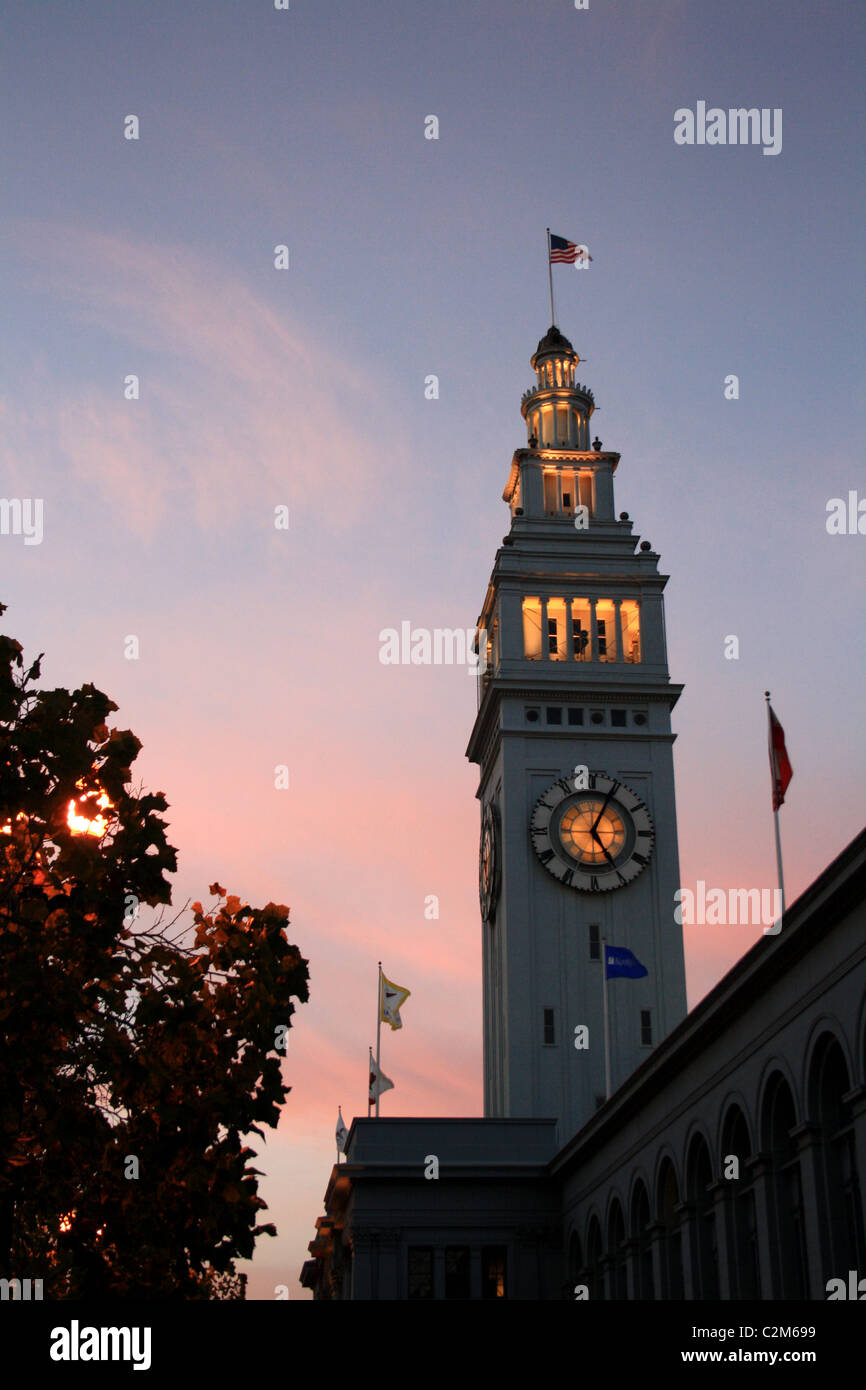 Building clock tower hi-res stock photography and images - Alamy