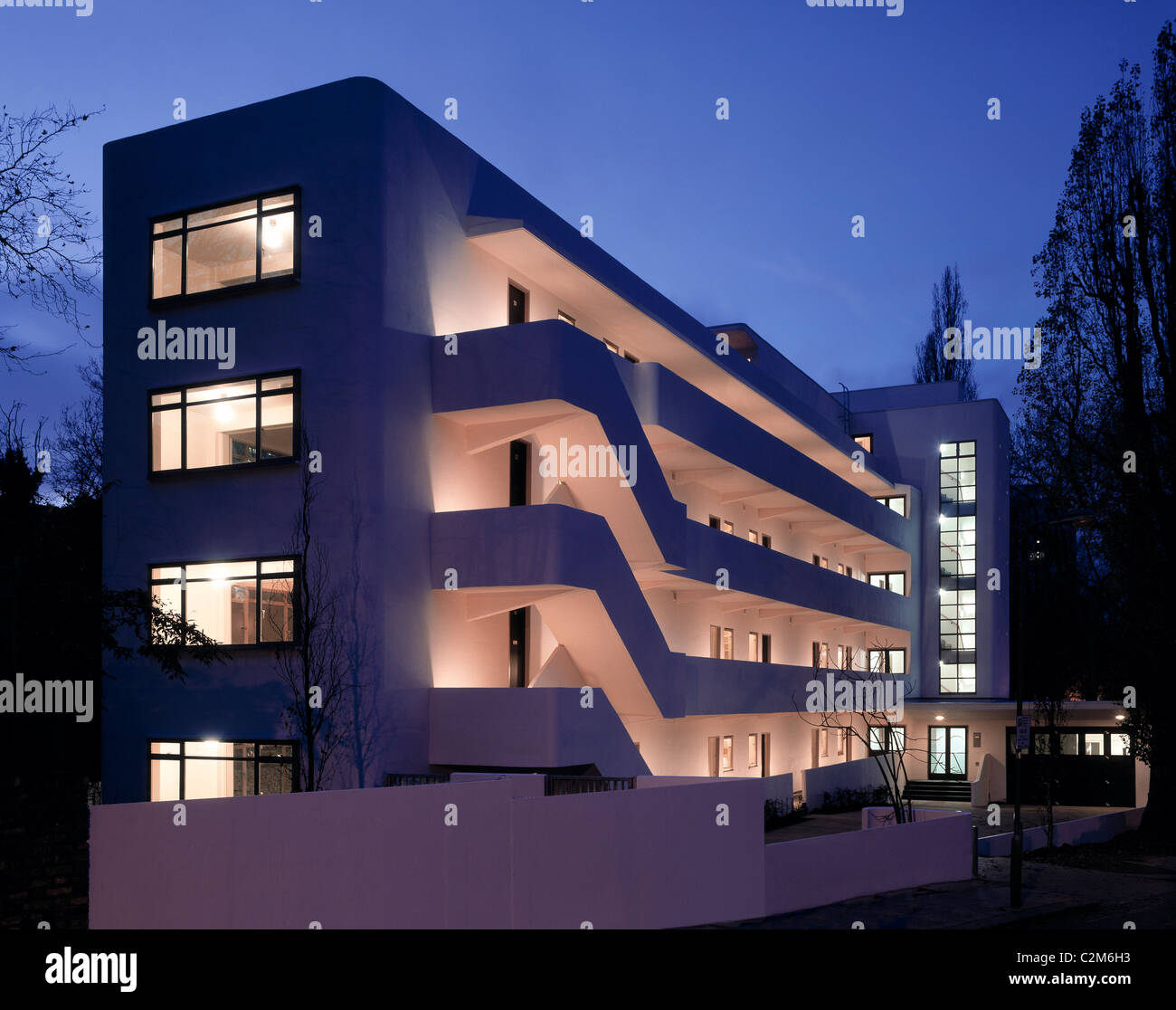 Isokon Flats, Hampstead. Built 1933 - 34, restored 2004 Stock Photo - Alamy