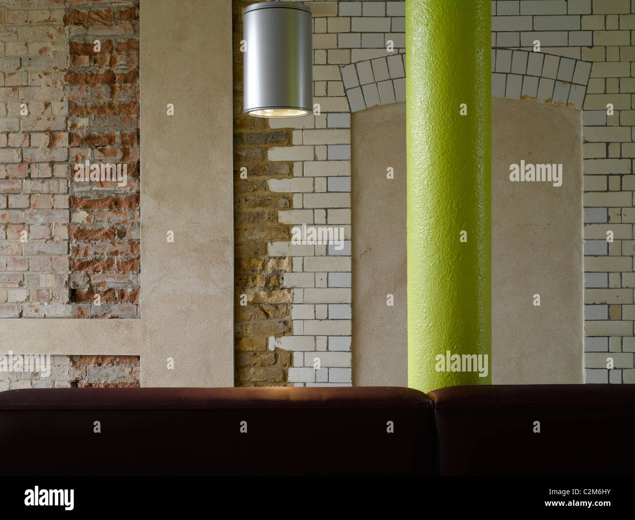 London reception area seating hi-res stock photography and images - Alamy