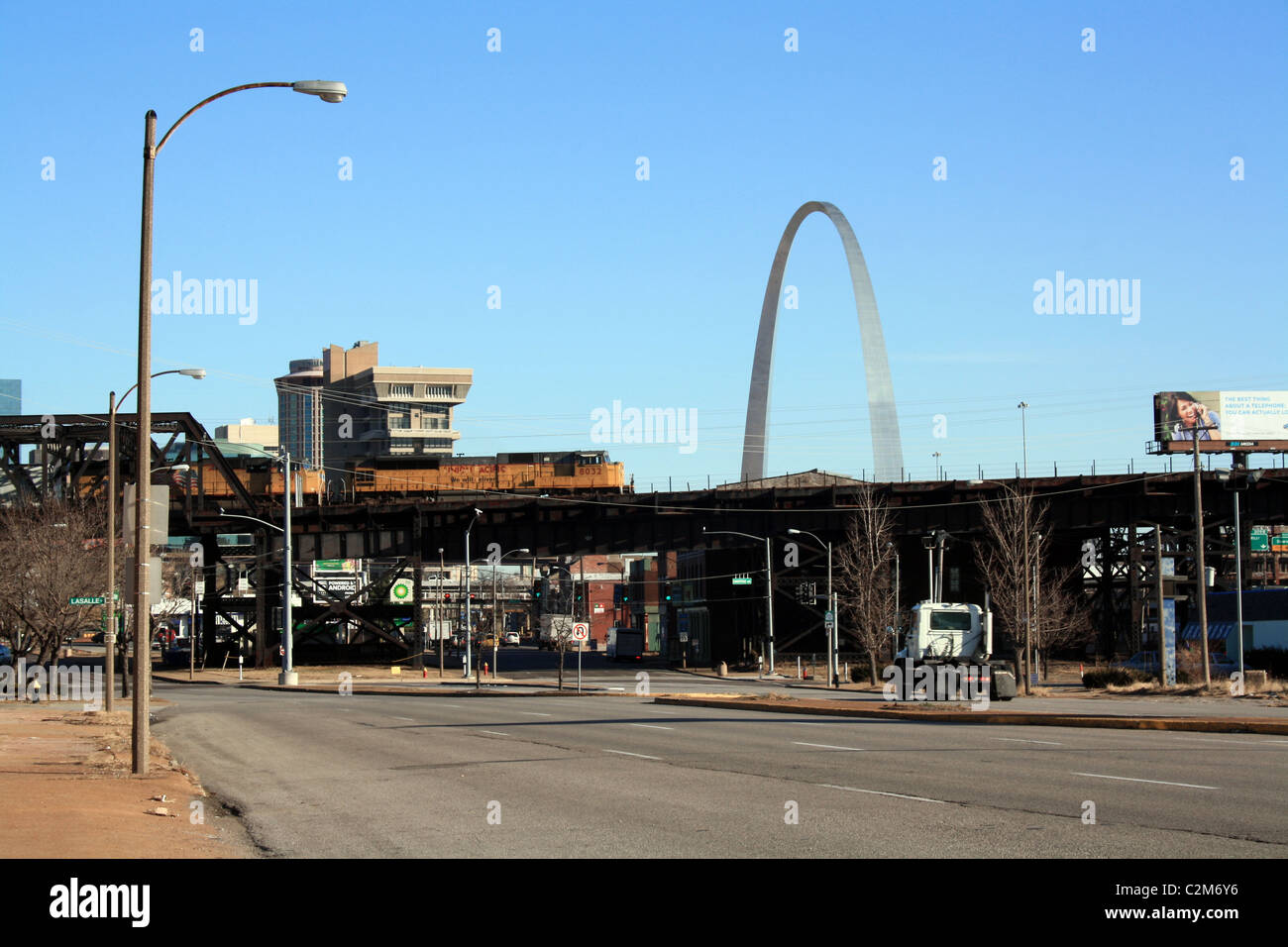 St louis gateway arch train hi-res stock photography and images - Alamy