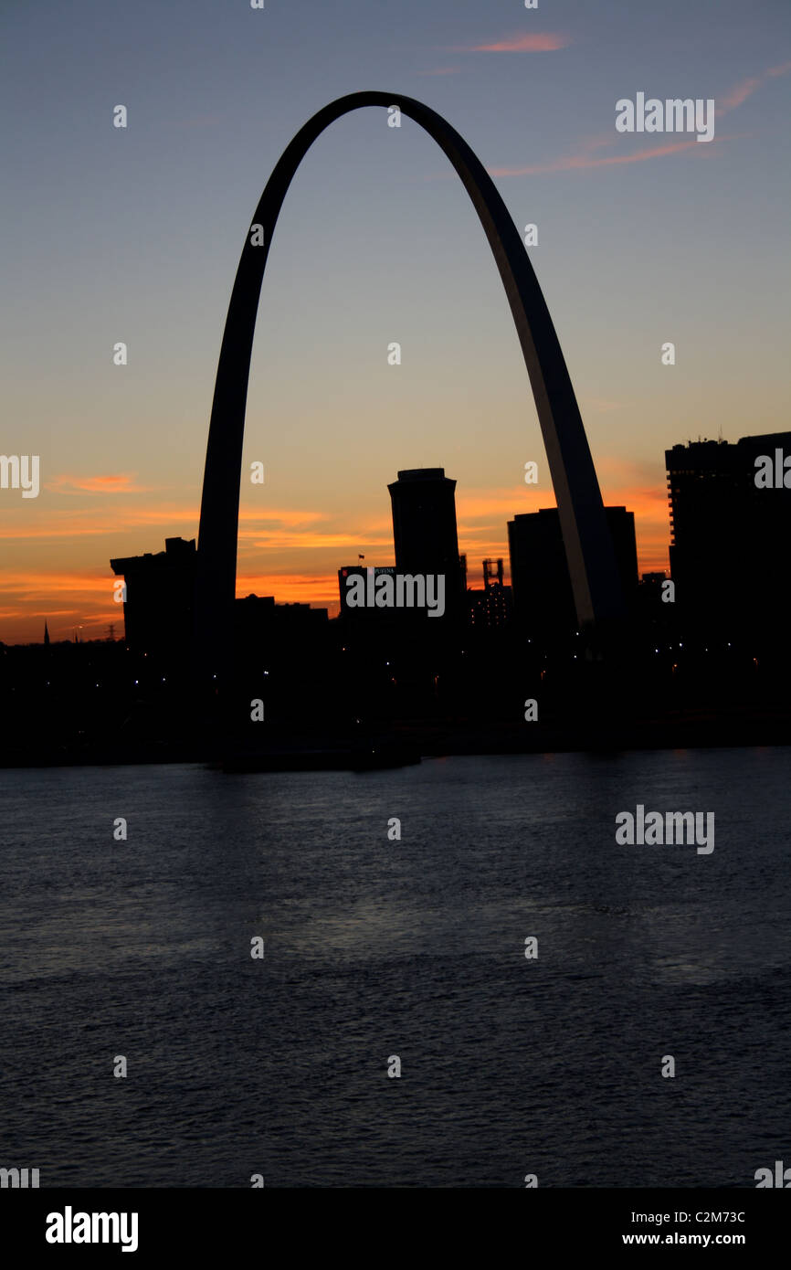 GATEWAY ARCH SUNSET - JEFFERSON NATIONAL EXPANSION MEMORIAL ST. LOUIS ...