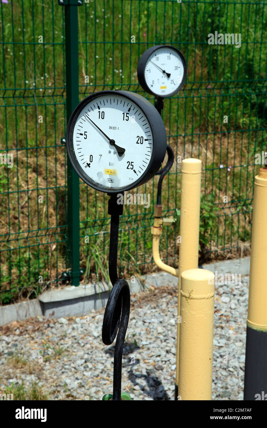 manometer at gas pressure regulating station between kowary and lubawka ...