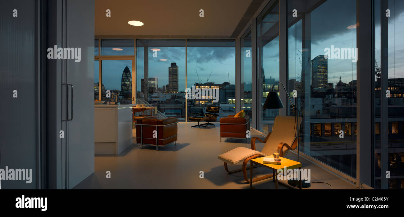 London interior roof hi-res stock photography and images - Alamy