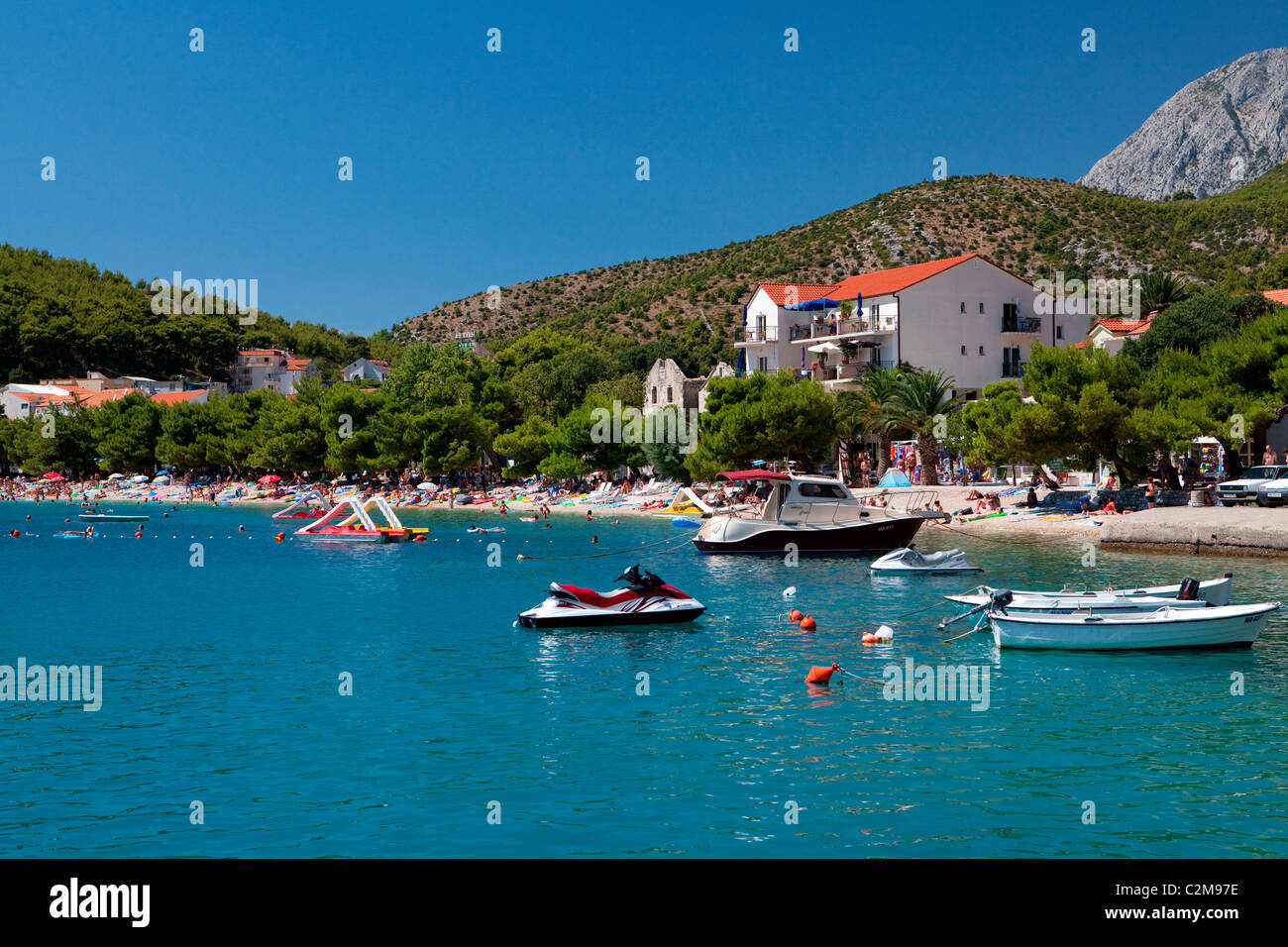 The beach of Drvenik in the coast of Croatia Stock Photo - Alamy