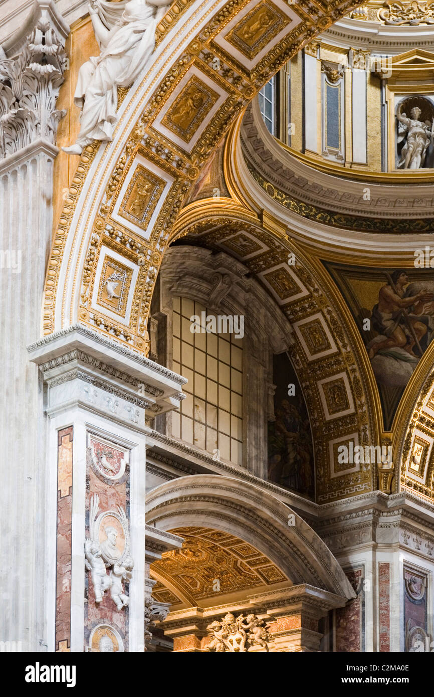 Coloumn and arch detail, St Peter's Basilica, Vatican City, Rome, Italy ...