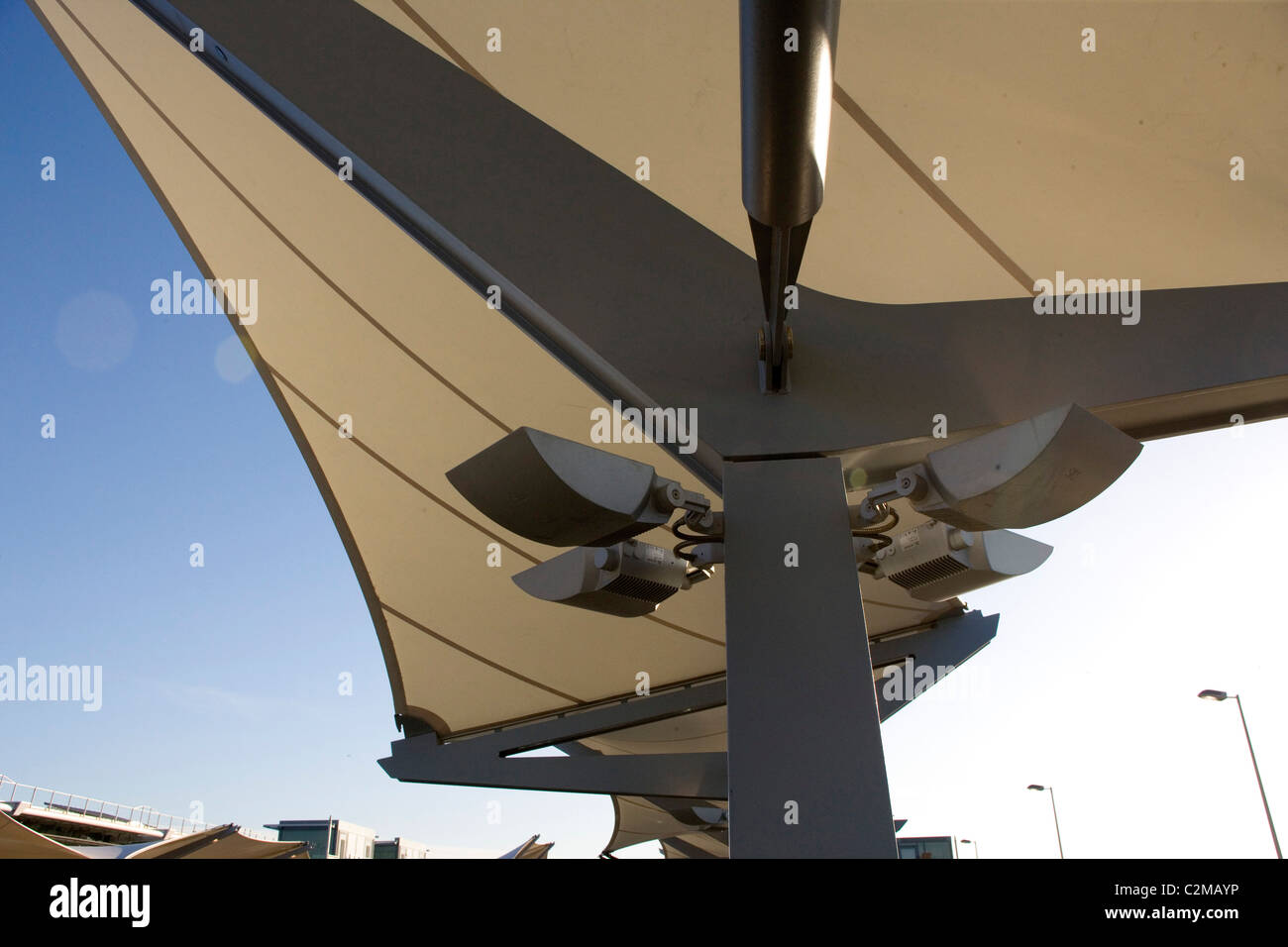 Terminal 5 heathrow architecture hi-res stock photography and images ...