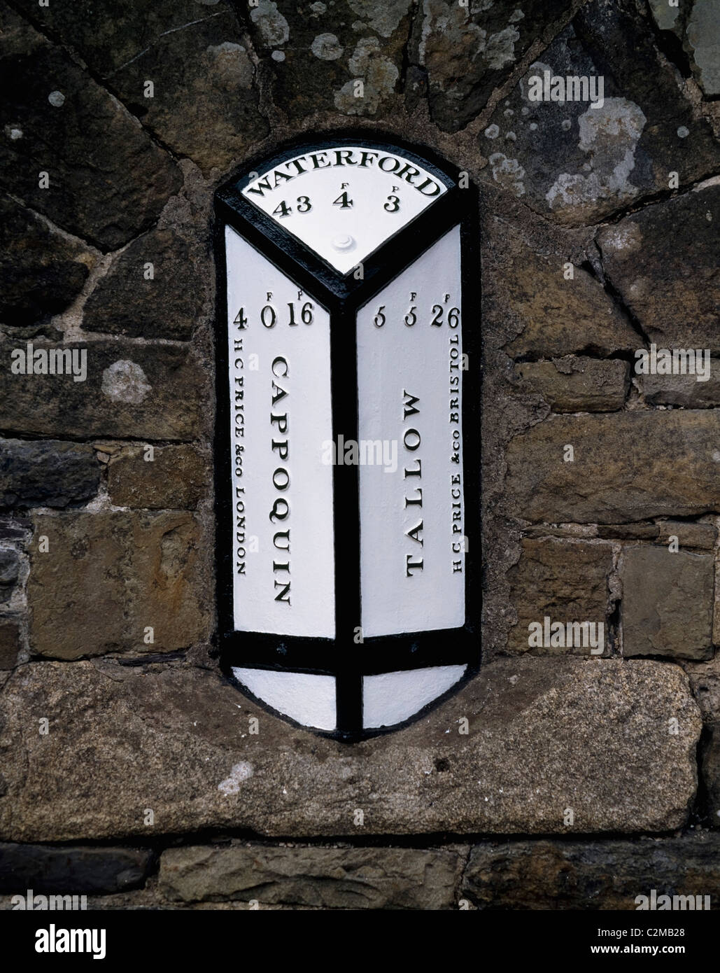 Ireland Gaelic Road Signs Stock Photos & Ireland Gaelic Road Signs ...