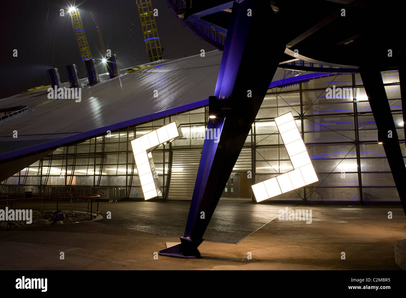 The o2 london exterior hi-res stock photography and images - Alamy