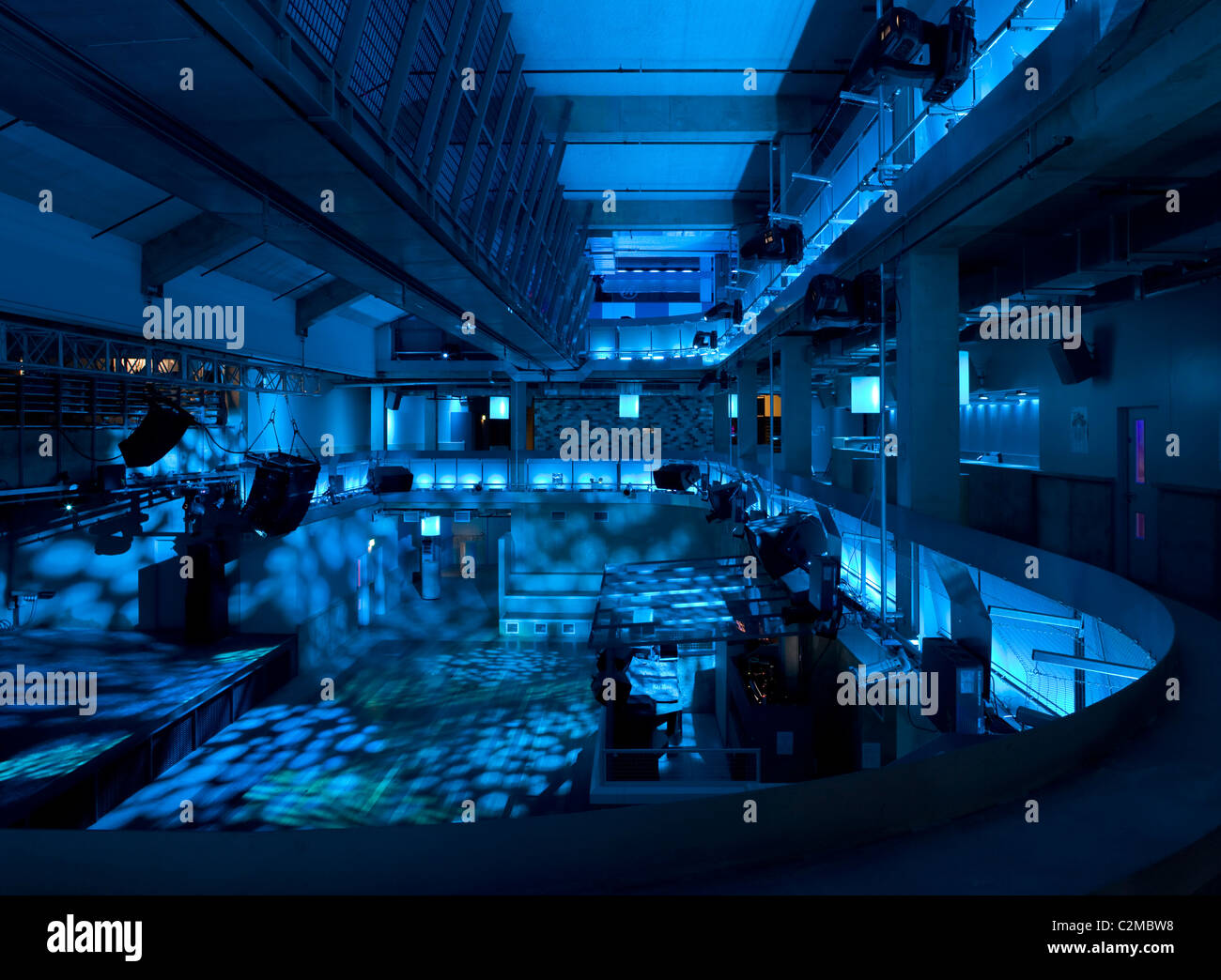 London nightlife party hi-res stock photography and images - Alamy