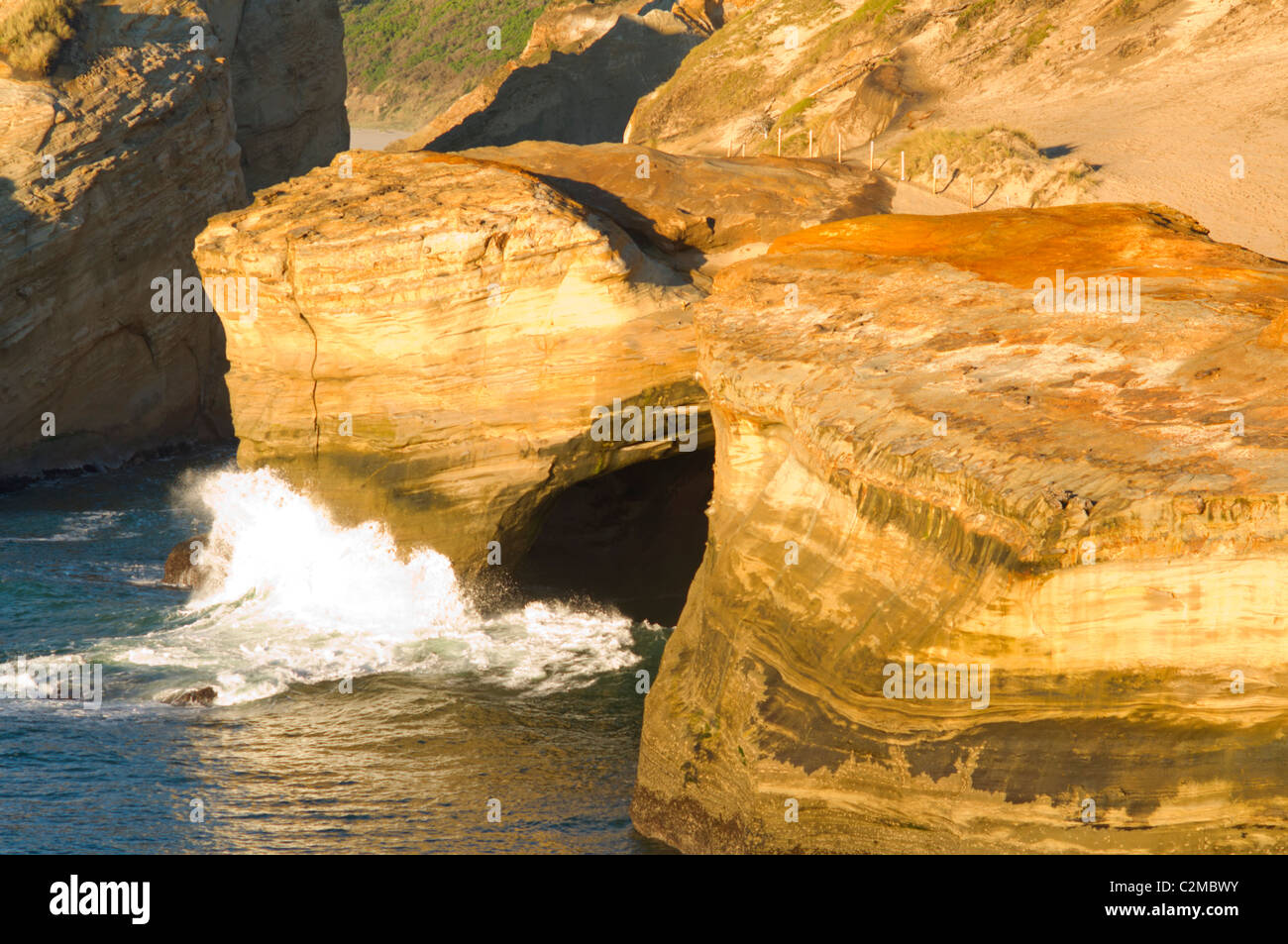 Usa oregon pacific city sandstone hi-res stock photography and images ...