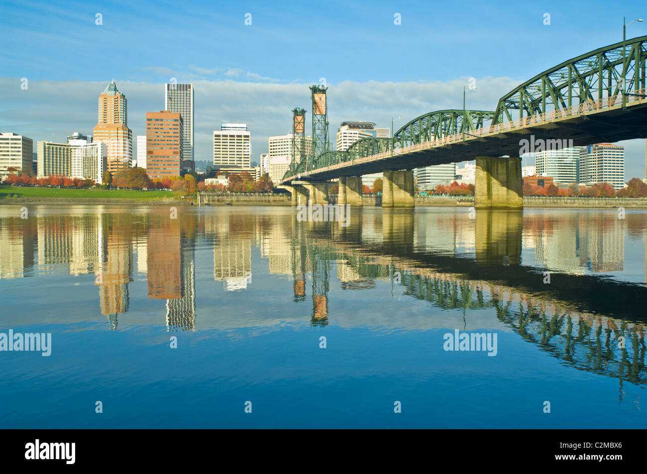 Portland Skyline And Willamette River, Oregon, Usa Stock Photo - Alamy