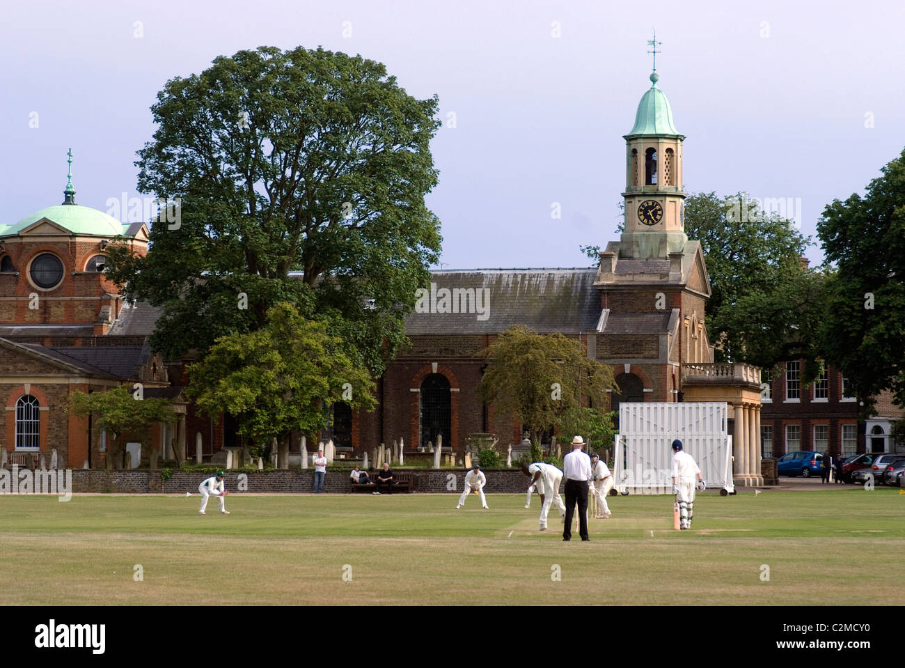 Kew green cricket hi-res stock photography and images - Alamy