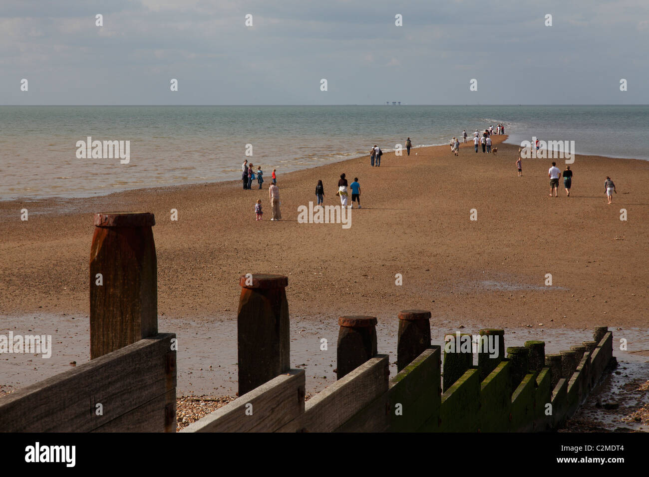 Whitstable shingle beach groynes hi-res stock photography and images ...