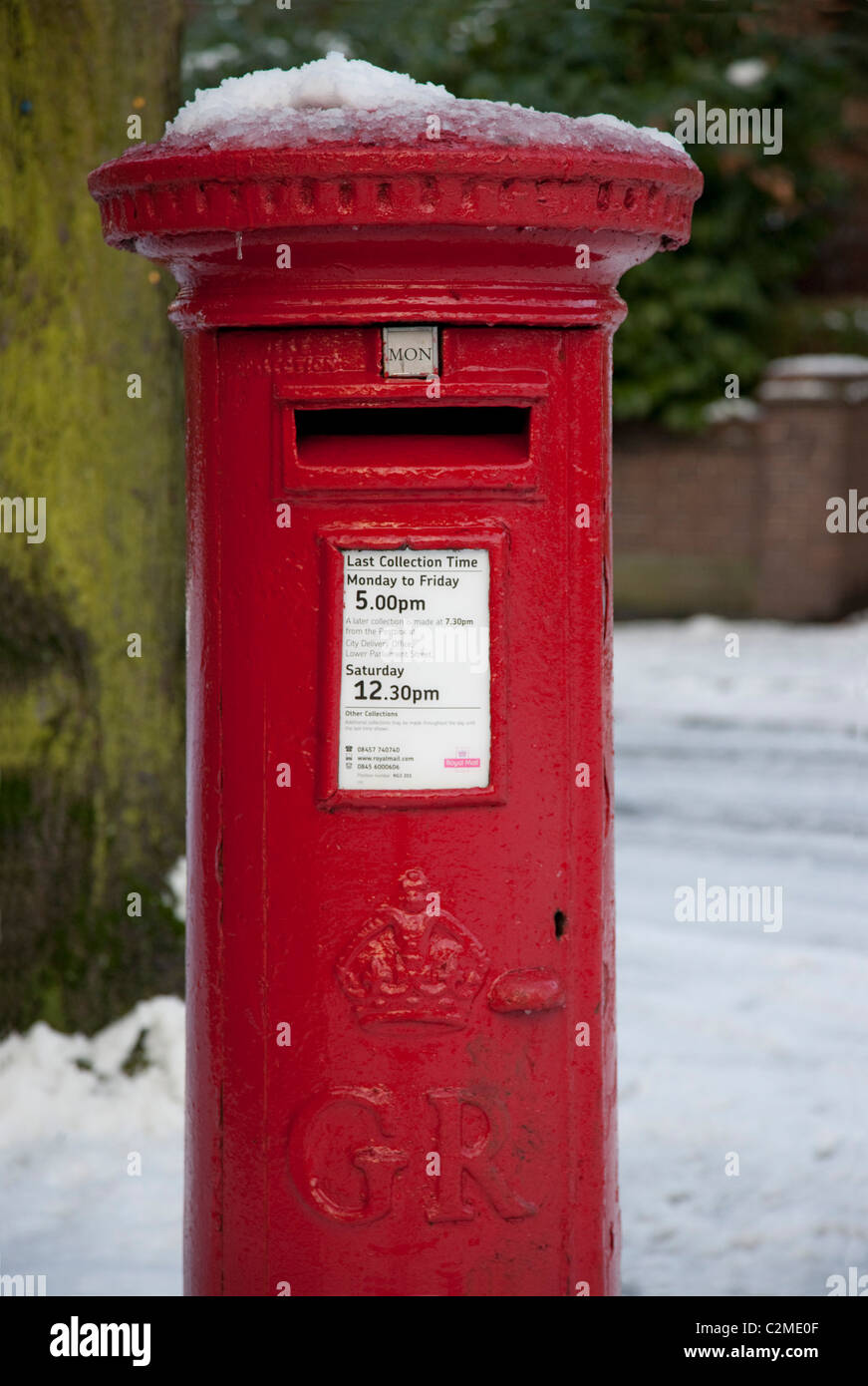Royal Mail Letter Box In The Snow Post Box Letter Box Stock Photo Alamy