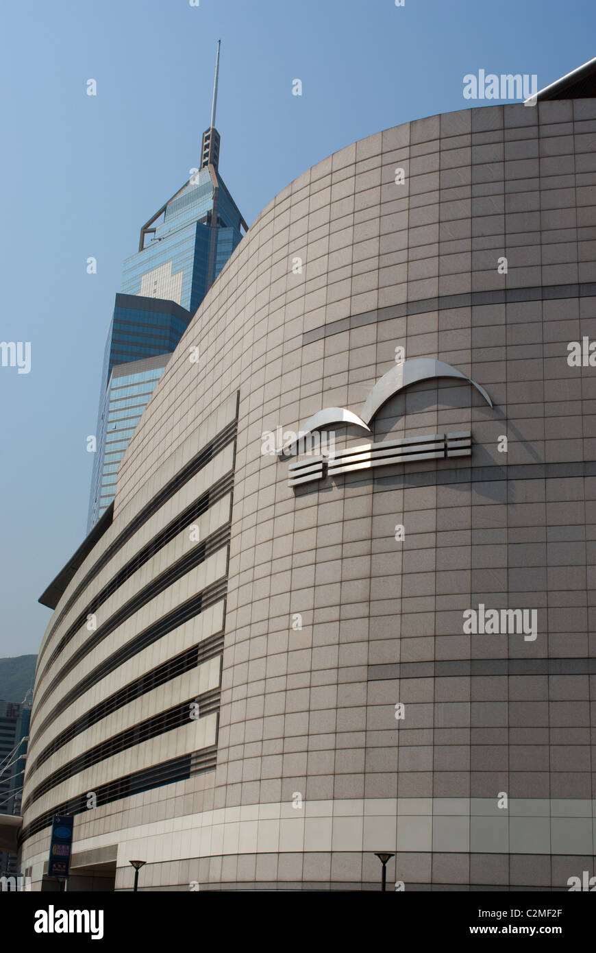 Modern building hong kong hi-res stock photography and images - Alamy