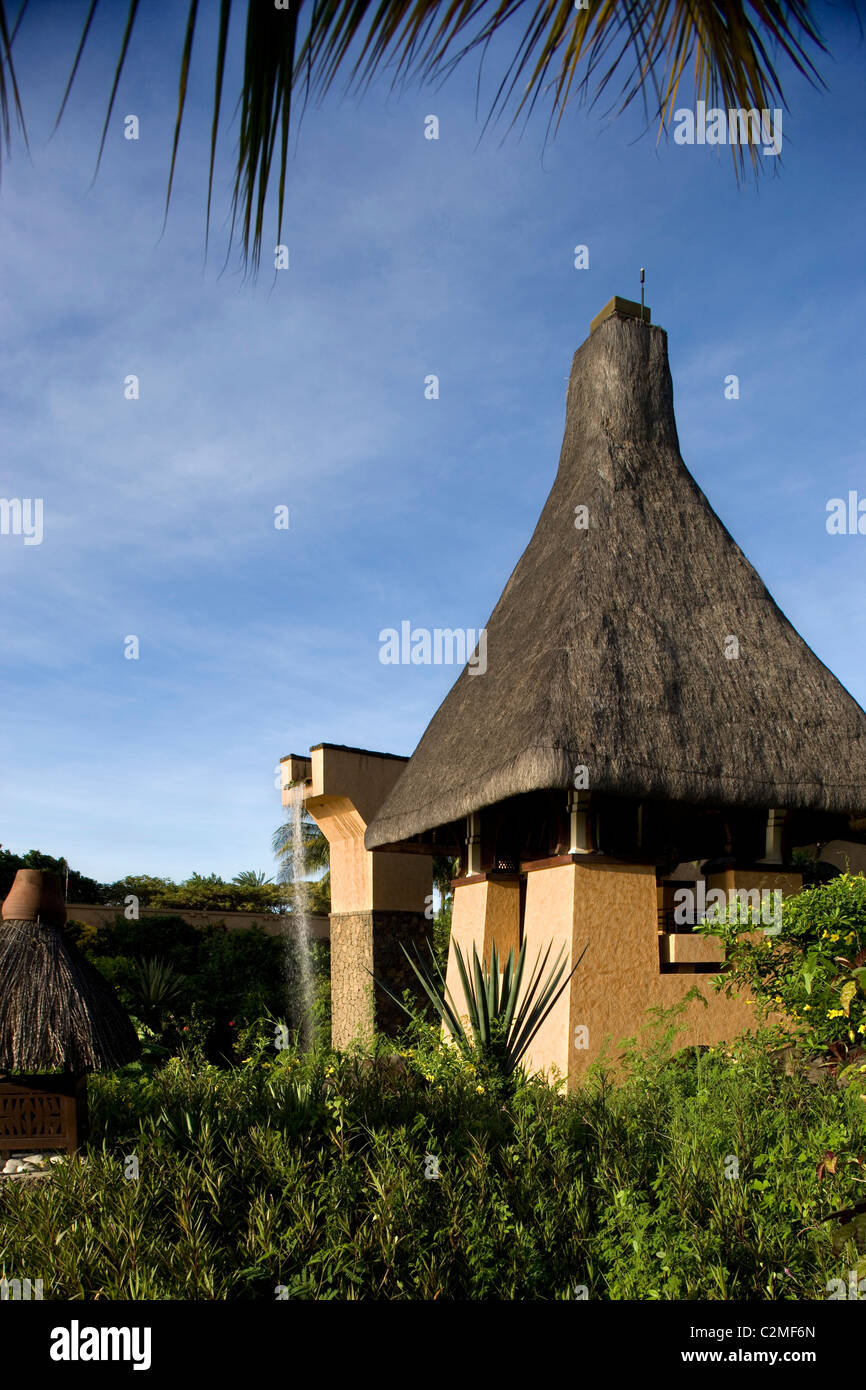 Tropical roof hi-res stock photography and images - Alamy