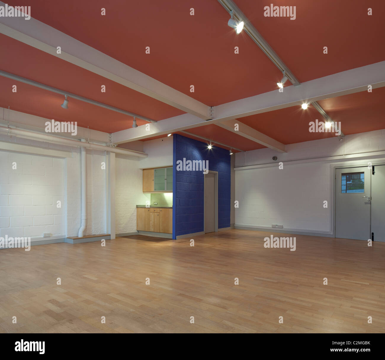 Empty factory unit hi-res stock photography and images - Alamy