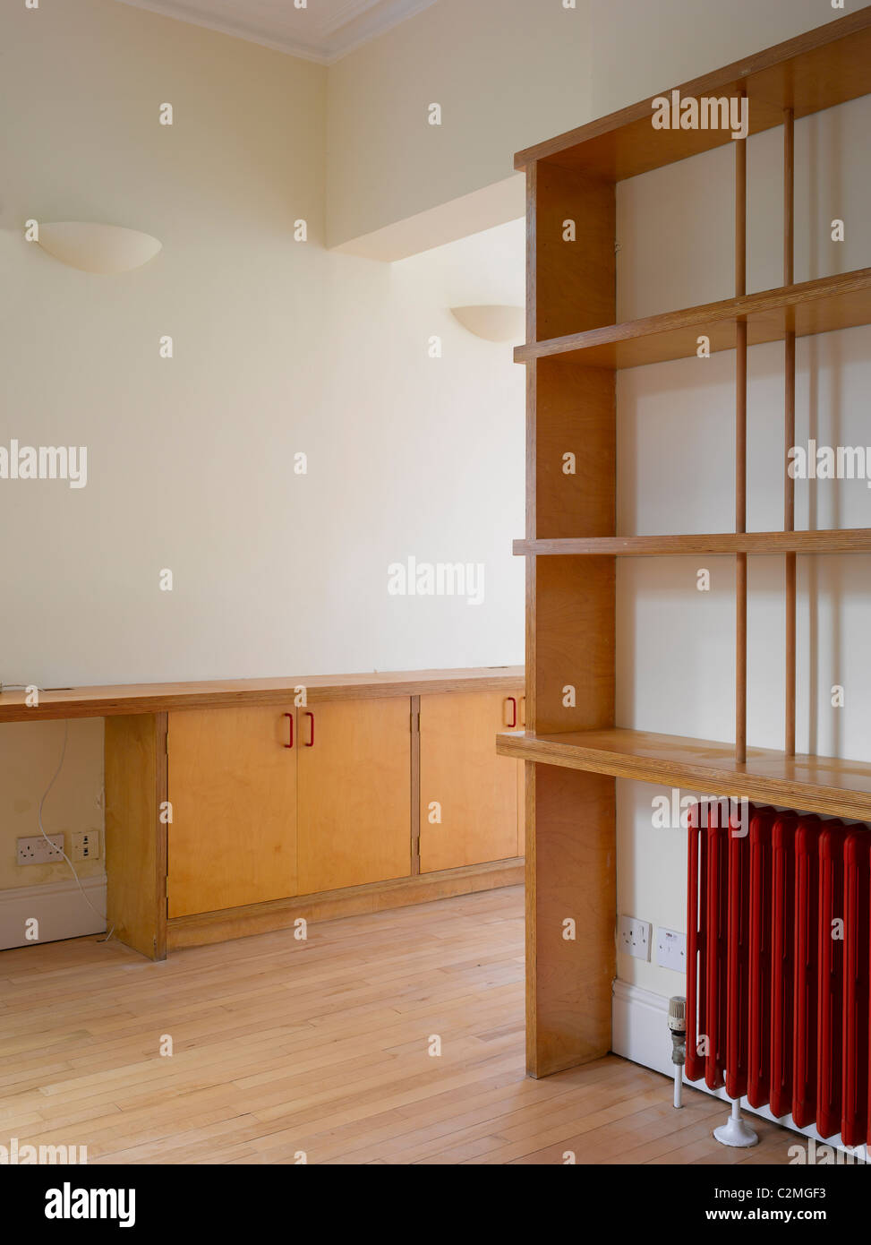 Empty units hi-res stock photography and images - Alamy