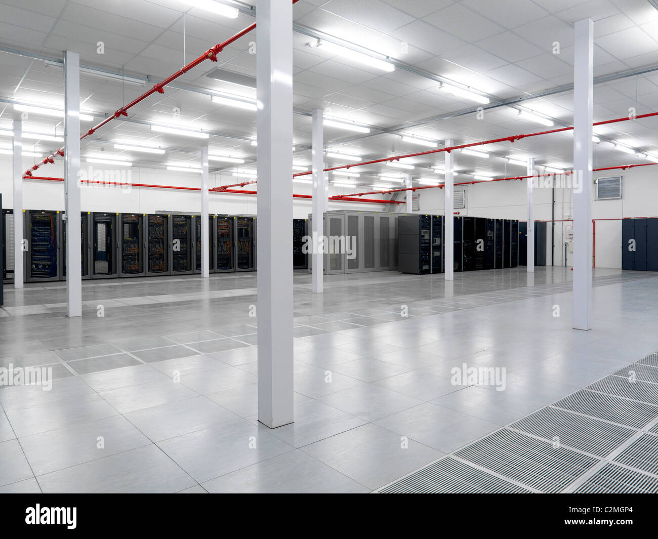 Data centre servers hi-res stock photography and images - Alamy