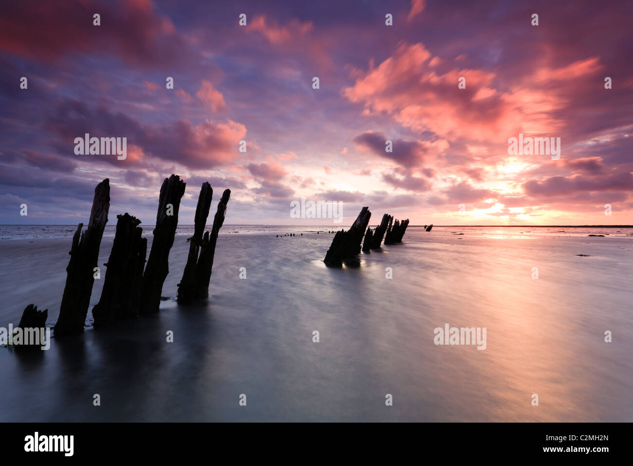 Sun rays and breakwaters hi-res stock photography and images - Alamy