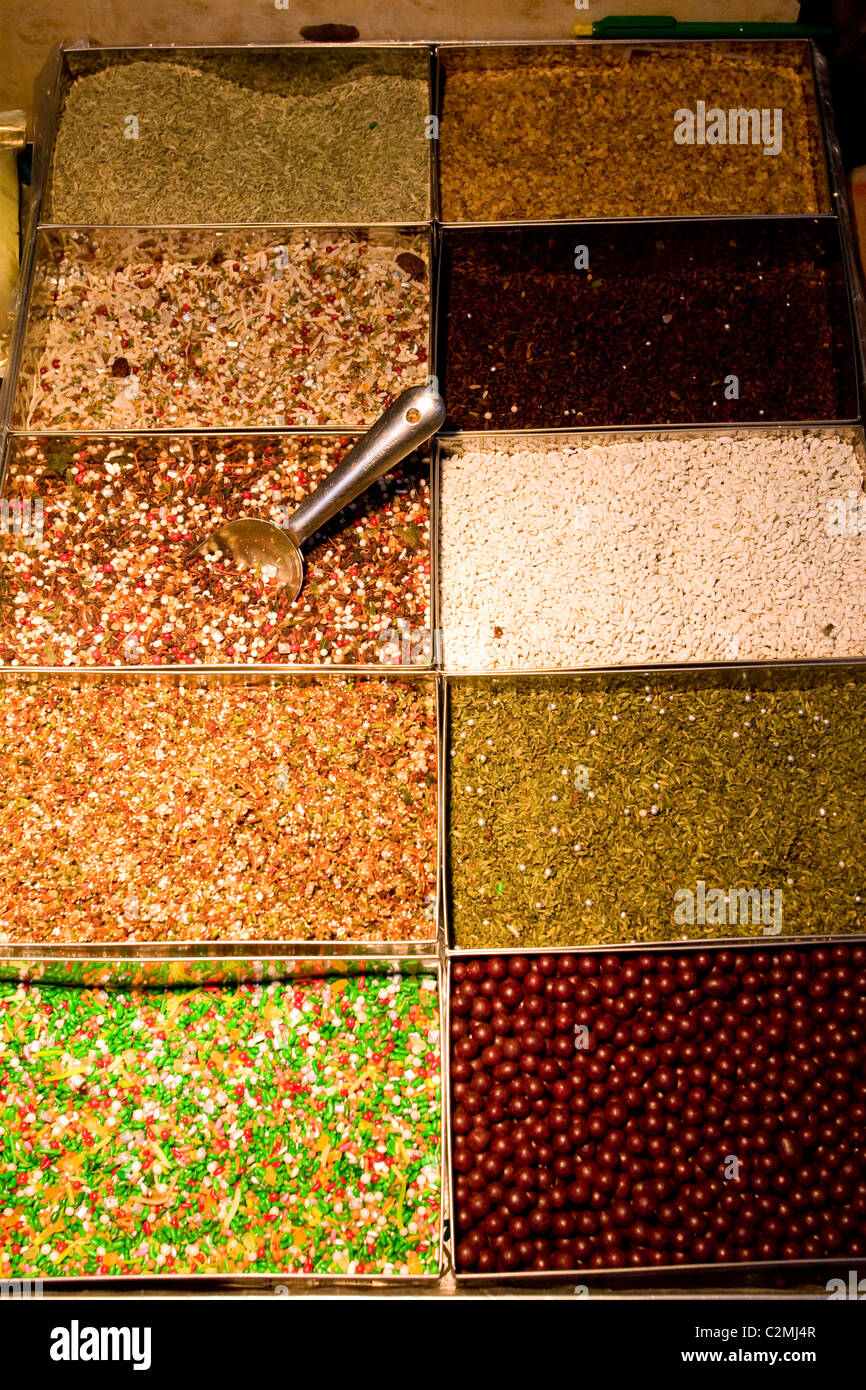 Paan or betel leaf's Ingredients at a shop in Jodhpur Stock Photo - Alamy