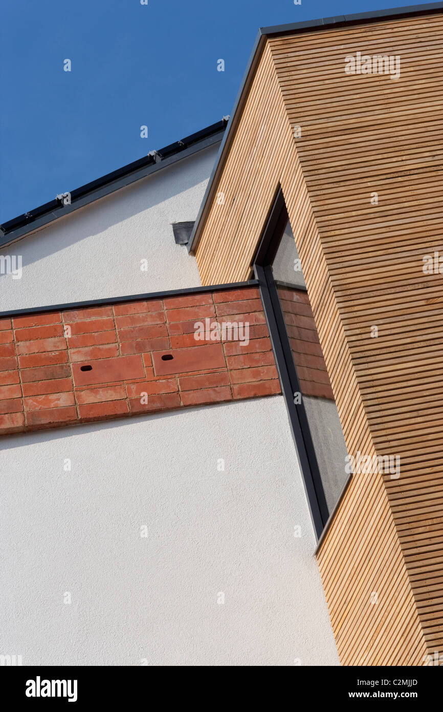 Bird boxes hi-res stock photography and images - Alamy