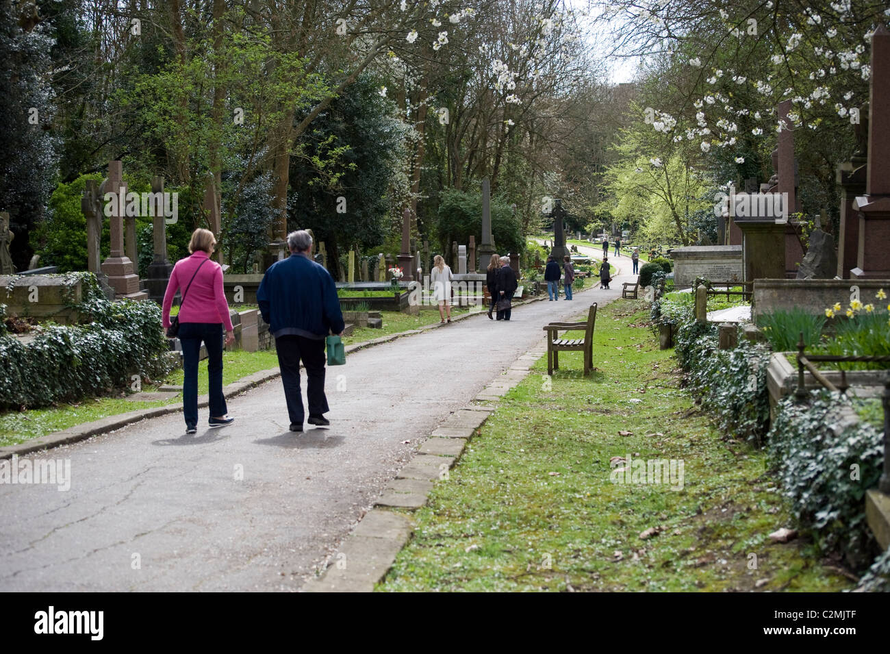 highgate cemetery london england Stock Photo - Alamy