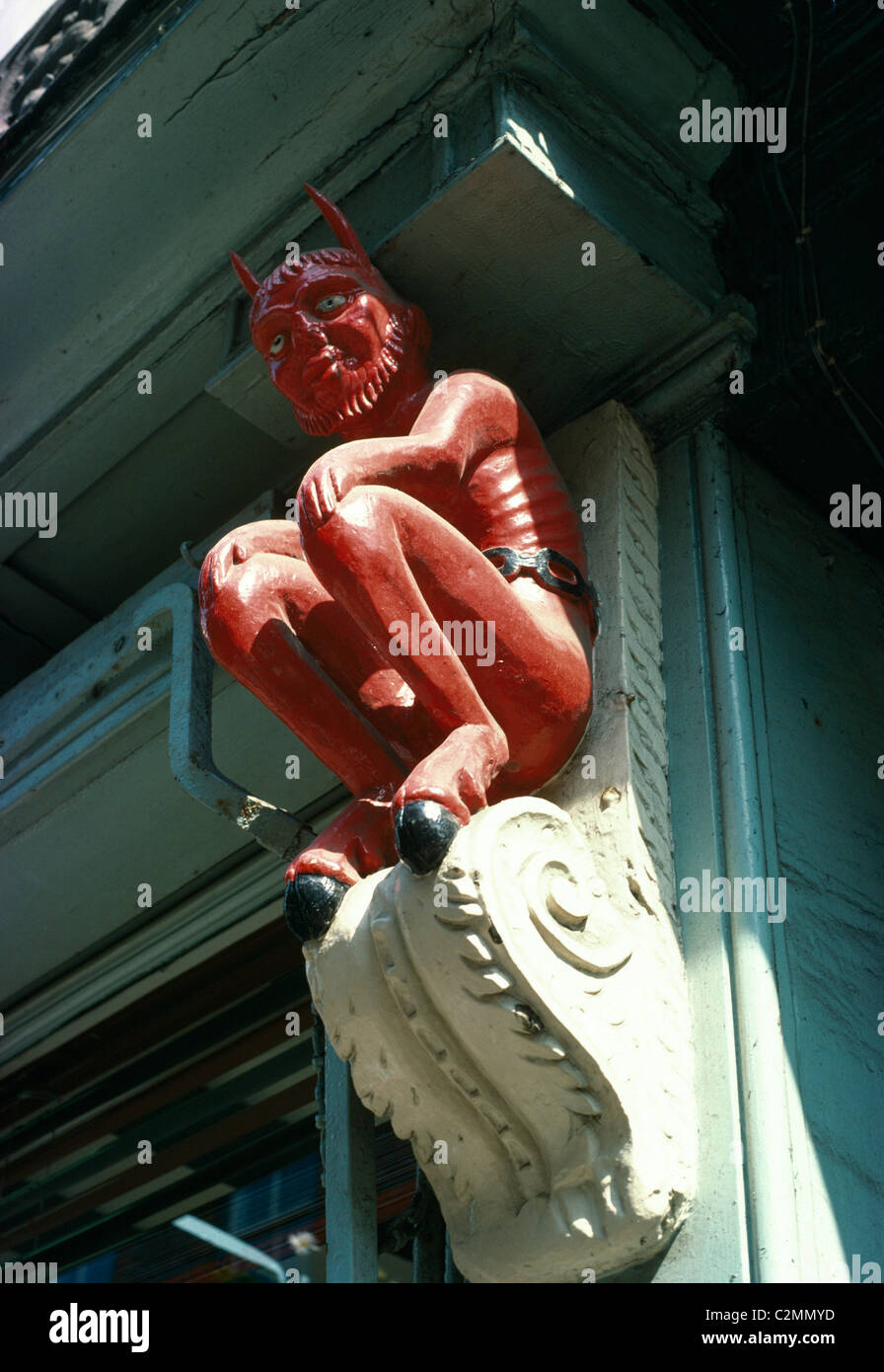 European street signs hi-res stock photography and images - Alamy