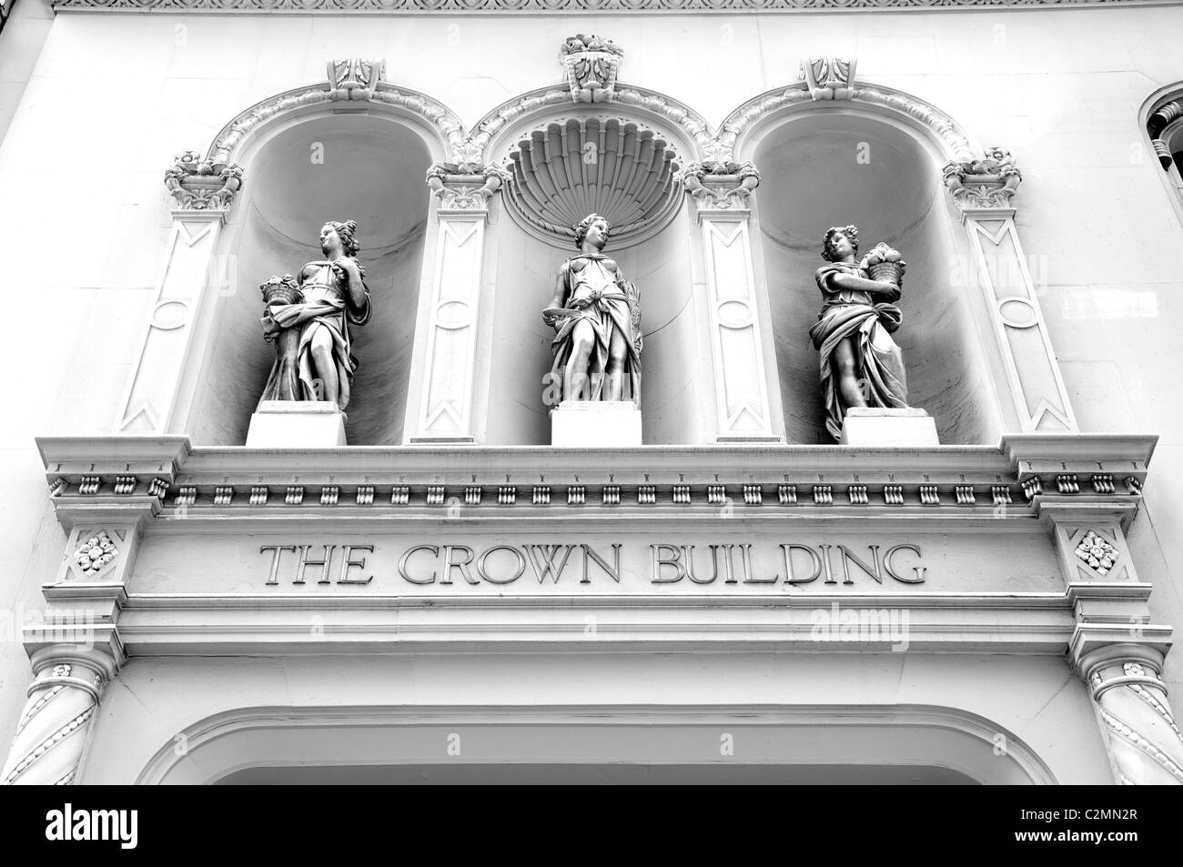 The crown building new york hi-res stock photography and images - Alamy