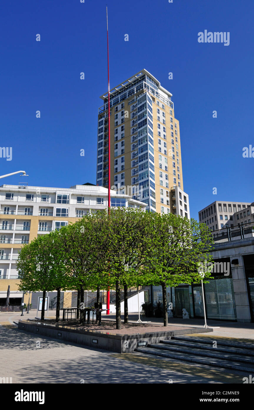 Dundee wharf hi-res stock photography and images - Alamy