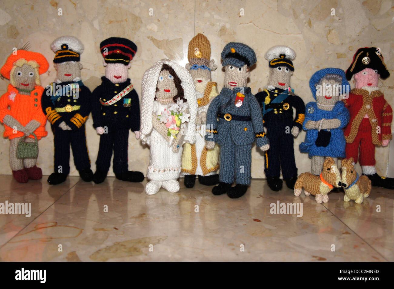 Royal Wedding, Kate and Prince William, Royal Family knitted figures ...