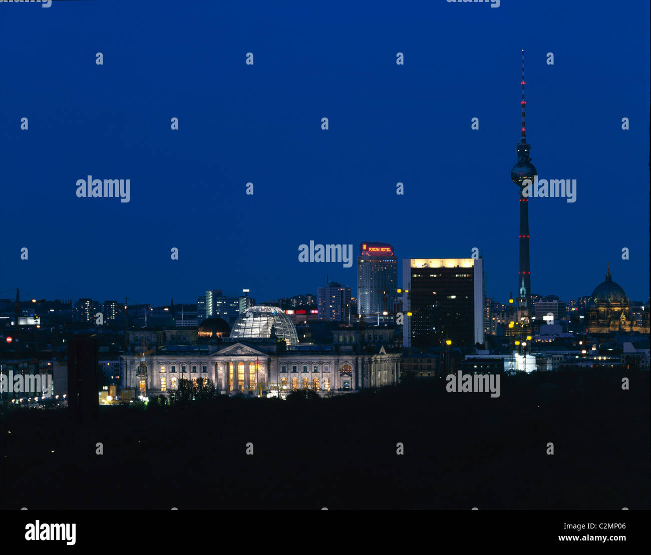 Berlin reichstag view hi-res stock photography and images - Alamy